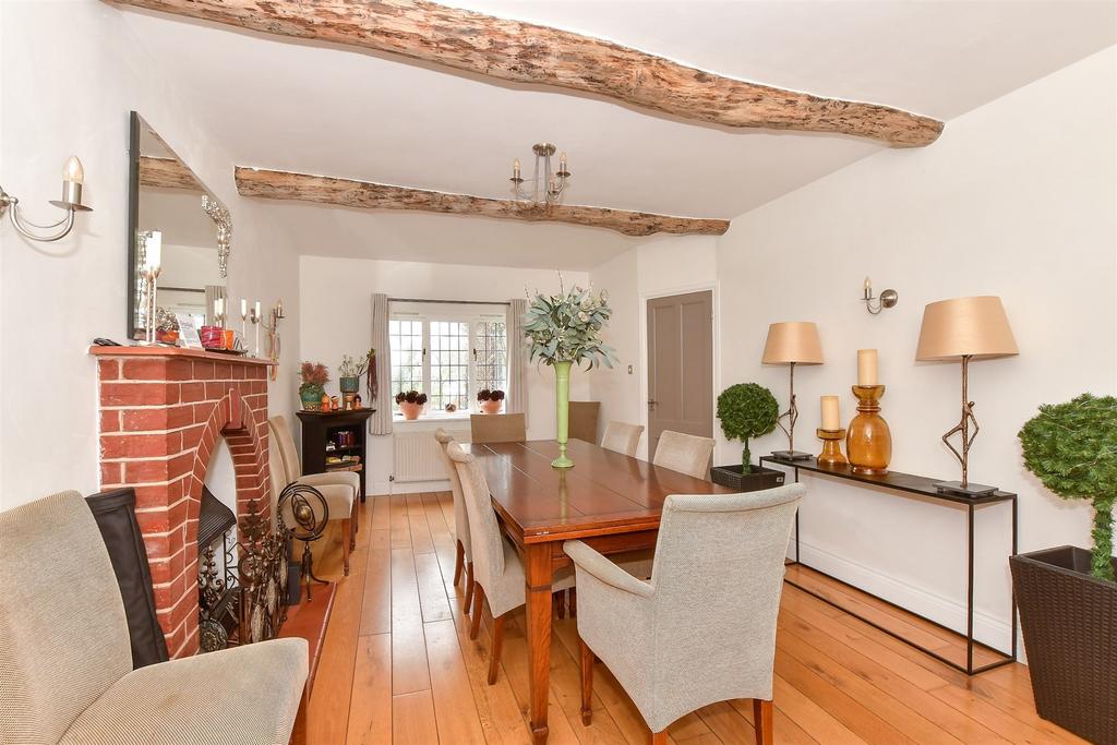 Radfall Road, Chestfield, Whitstable... 5 bed detached house - £1,500,000