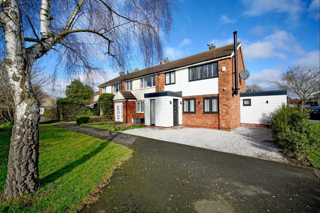 Burstellars, St Ives, Huntingdon, PE27 3 bed end of terrace house - £ ...