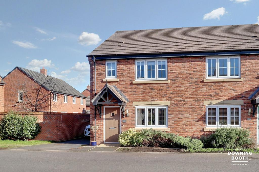 Poplar Road, Lichfield WS13 3 bed semi-detached house - £315,000