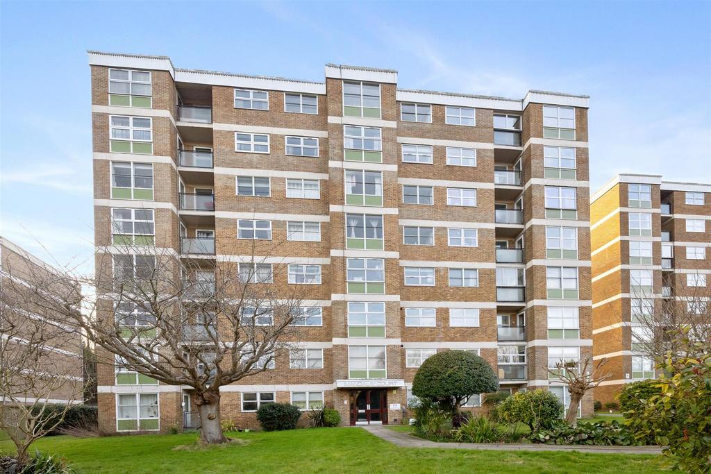 London Road, Patcham, Brighton 2 bed flat for sale - £275,000