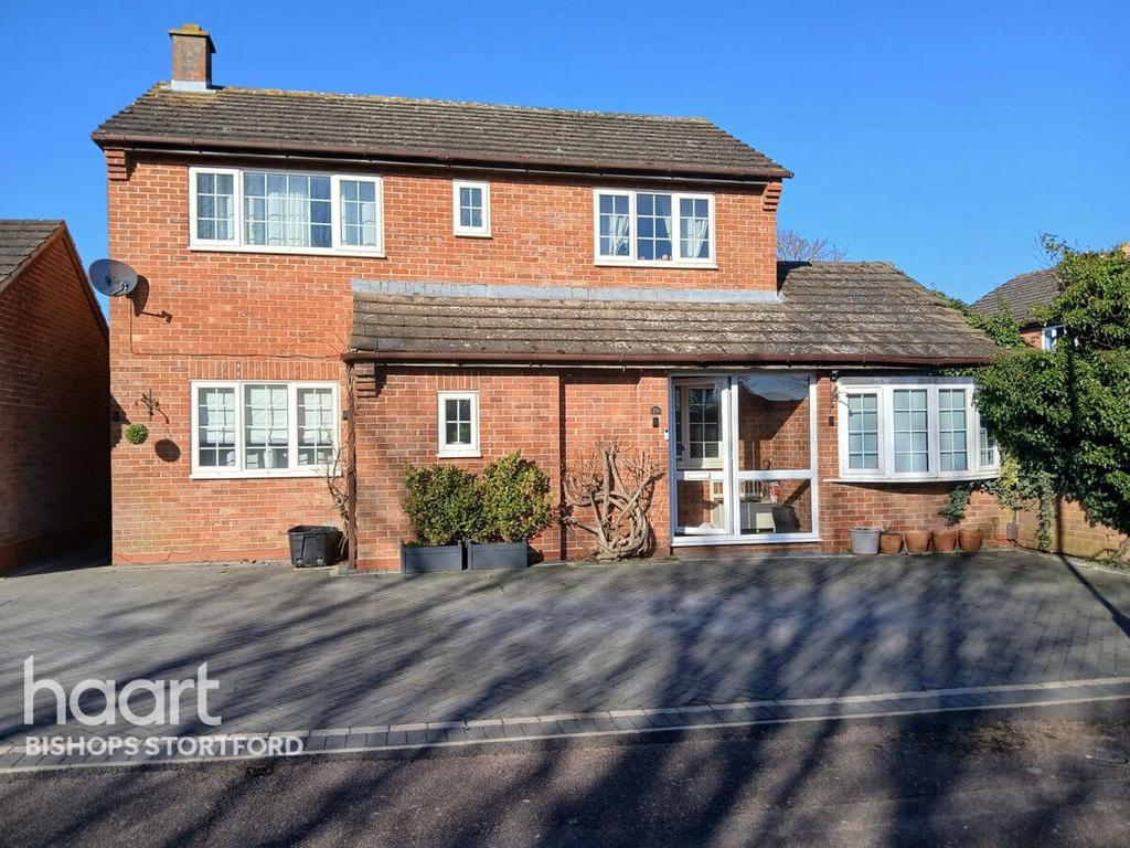 Bishop's Stortford CM23 4 bed detached house for sale - £725,000
