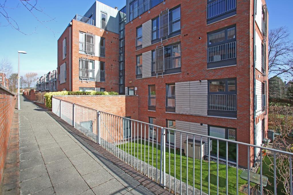 Fettes Rise, Fettes, Edinburgh, EH4 2 bed flat - £1,725 pcm (£398 pw)