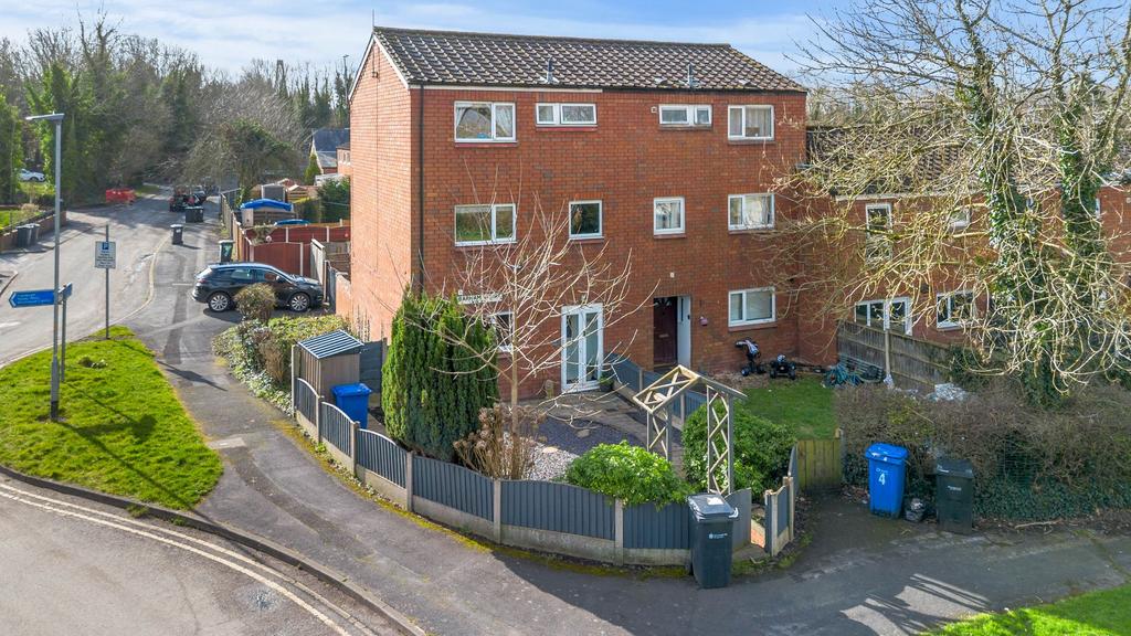 Barham Court, Birchwood, WA3 4 bed townhouse for sale - £230,000