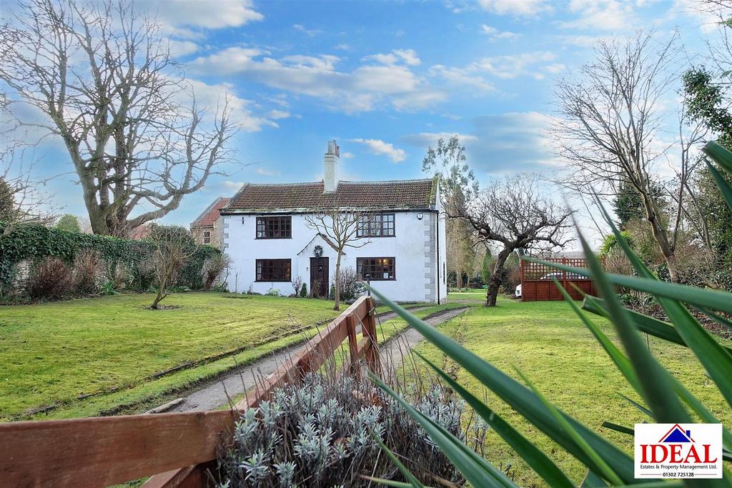 Old Skellow, Doncaster 3 bed detached house for sale - £365,000