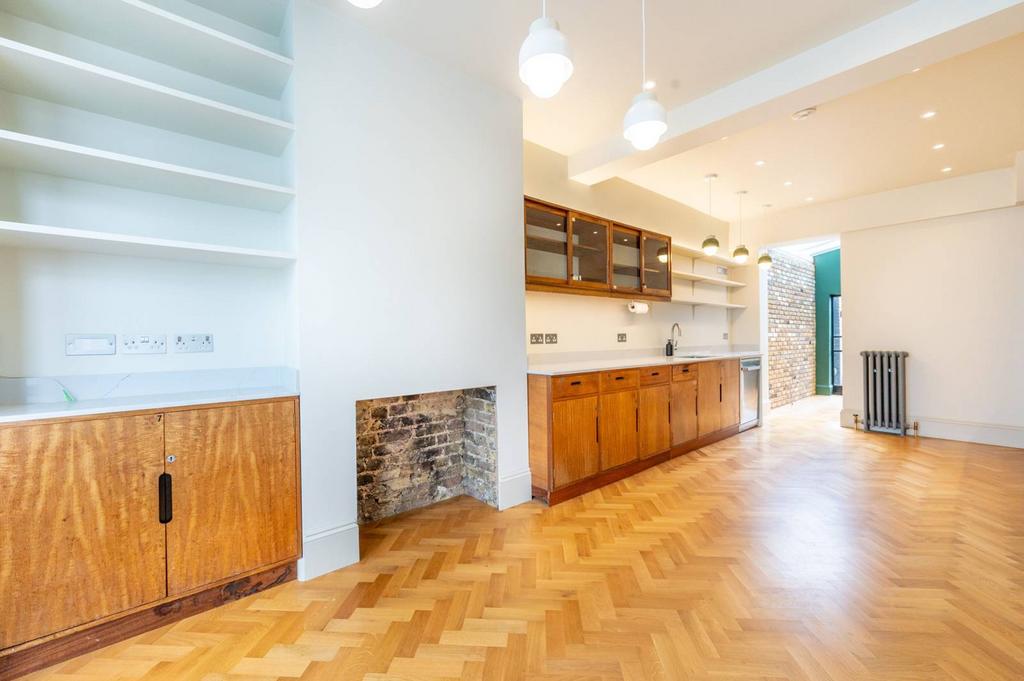 Hubert Road, East Ham, London, E6 4 bed terraced house - £2,750 pcm (£ ...