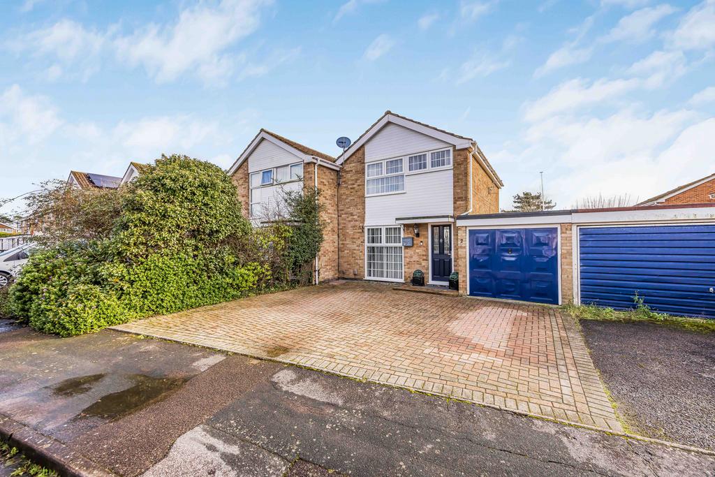 Hayling Island, Hampshire, PO11 3 bed semi-detached house - £449,995