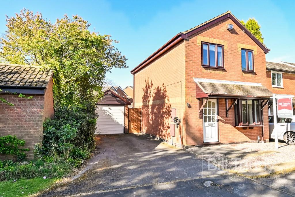 Millcroft Way, Handsacre, Rugeley, WS15 3 bed detached house - £272,500