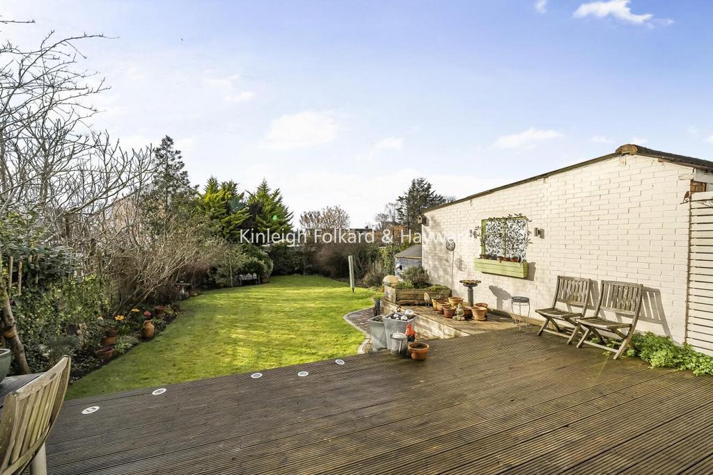 Goodhart Way, West Wickham, Kent, BR4 4 bed semi-detached house for ...