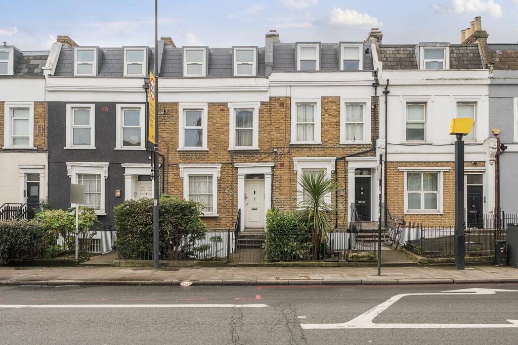 Lewisham Way, London 2 bed apartment for sale - £400,000