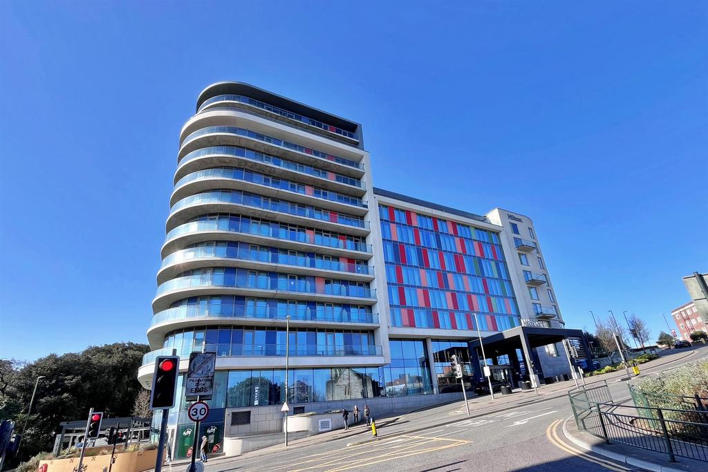 Bournemouth 2 bed flat for sale - £650,000