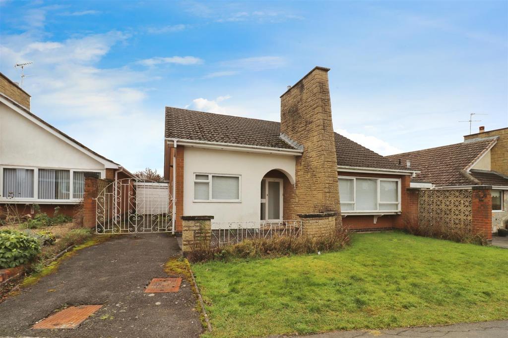 Shakespeare Drive, Whitestone, Nuneaton 3 bed bungalow for sale - £260,000