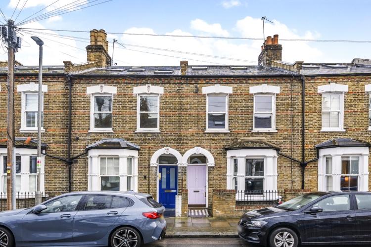 Sudlow Road Putney SW18 4 bed house - £3,650 pcm (£842 pw)