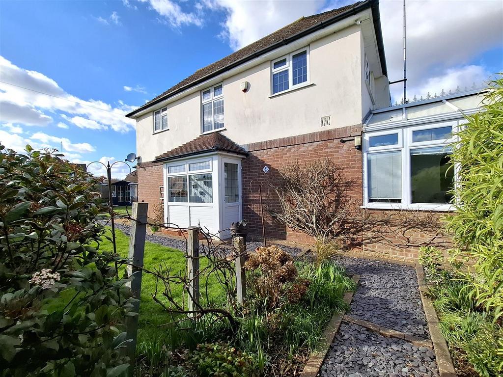 Holmes Lane, Rustington, Littlehampton 4 bed house for sale - £660,000