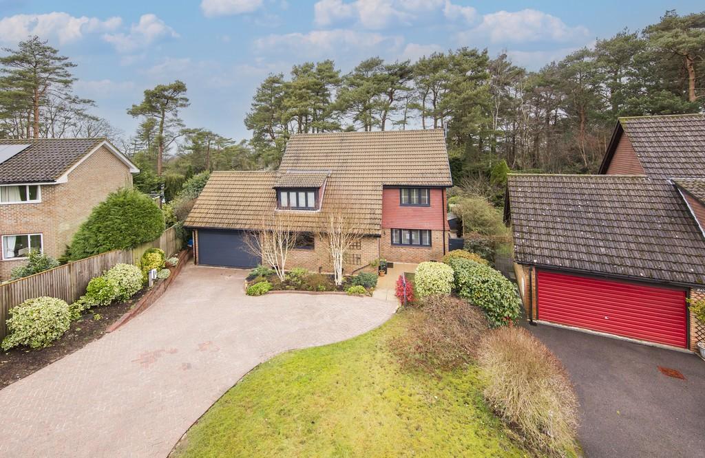 Badgers Close, Crowborough 4 bed detached house for sale - £850,000