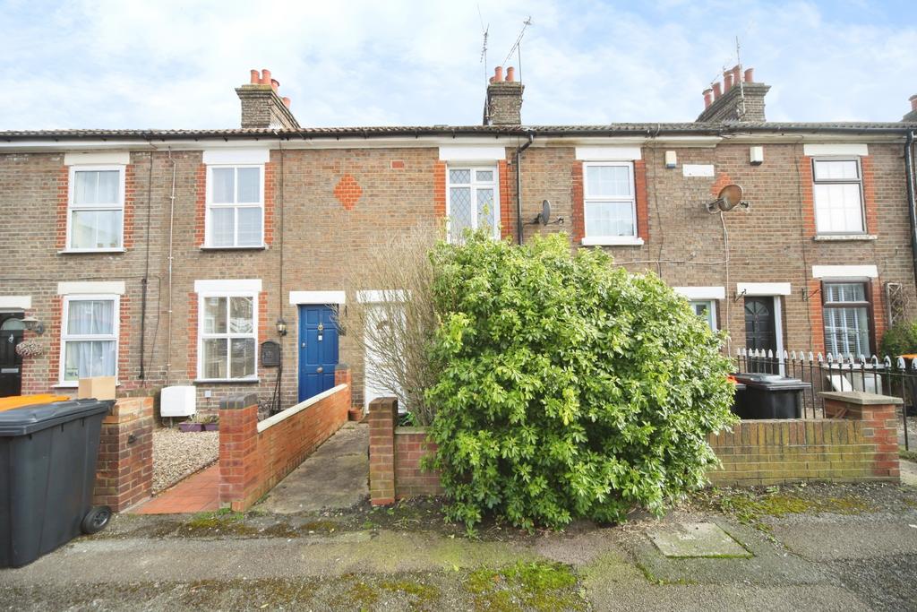 Dunstable LU6 2 bed terraced house - £1,250 pcm (£288 pw)