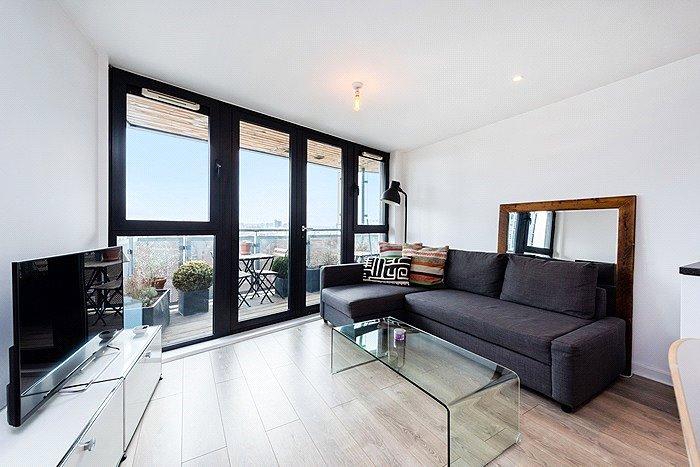 Taylor Place, London E3 1 bed apartment - £1,750 pcm (£404 pw)