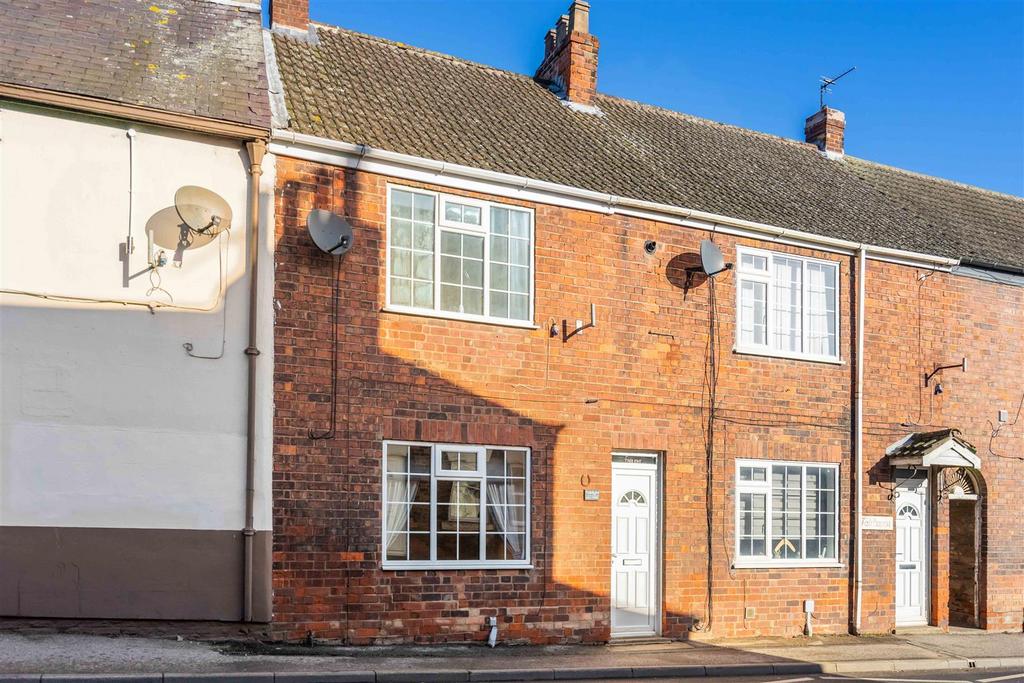 Main Street, Keyingham, Hull 3 bed terraced house - £124,995