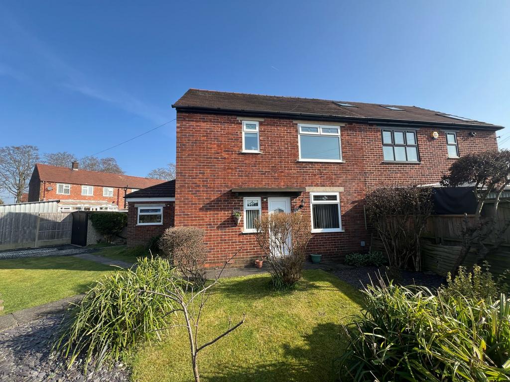 Larch Road, Denton, Manchester 3 bed semi-detached house for sale - £ ...