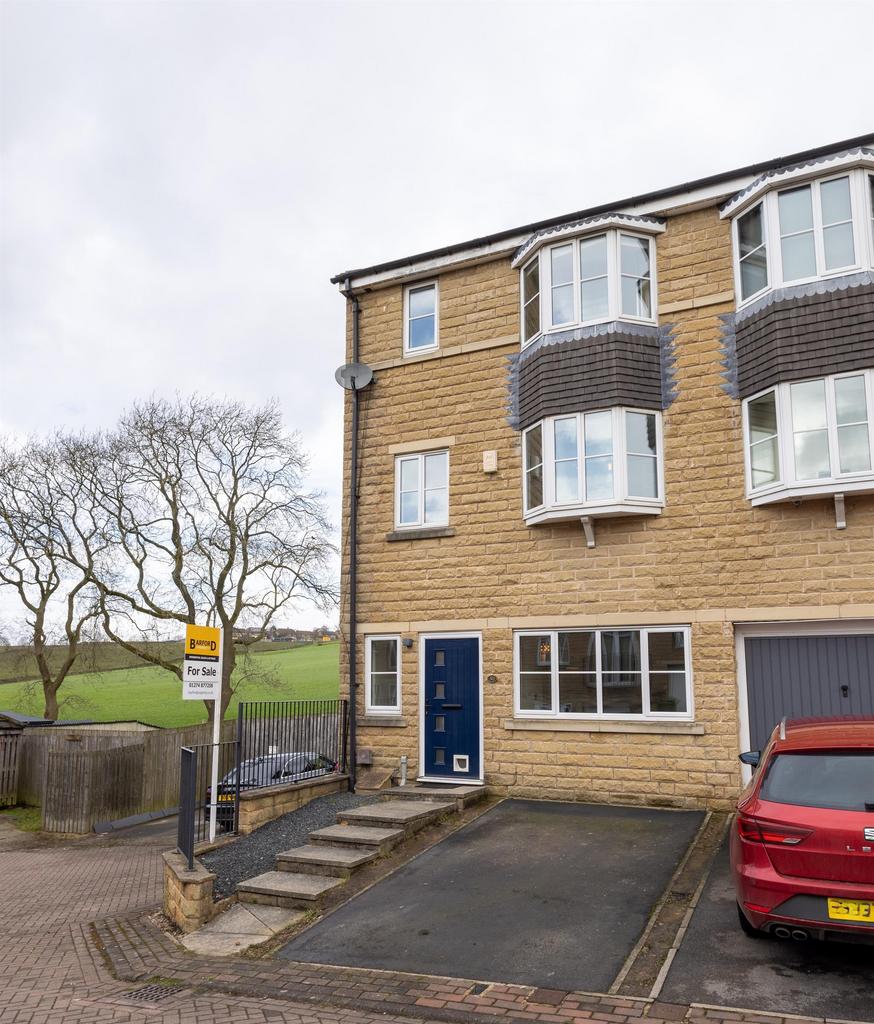 Bank View, Birkenshaw, Bradford 4 bed semi-detached house for sale - £ ...