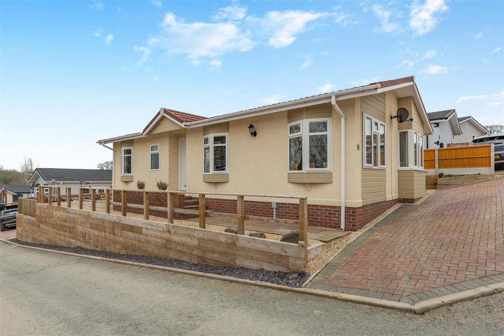 Forden, Welshpool 2 bed mobile home - £130,000