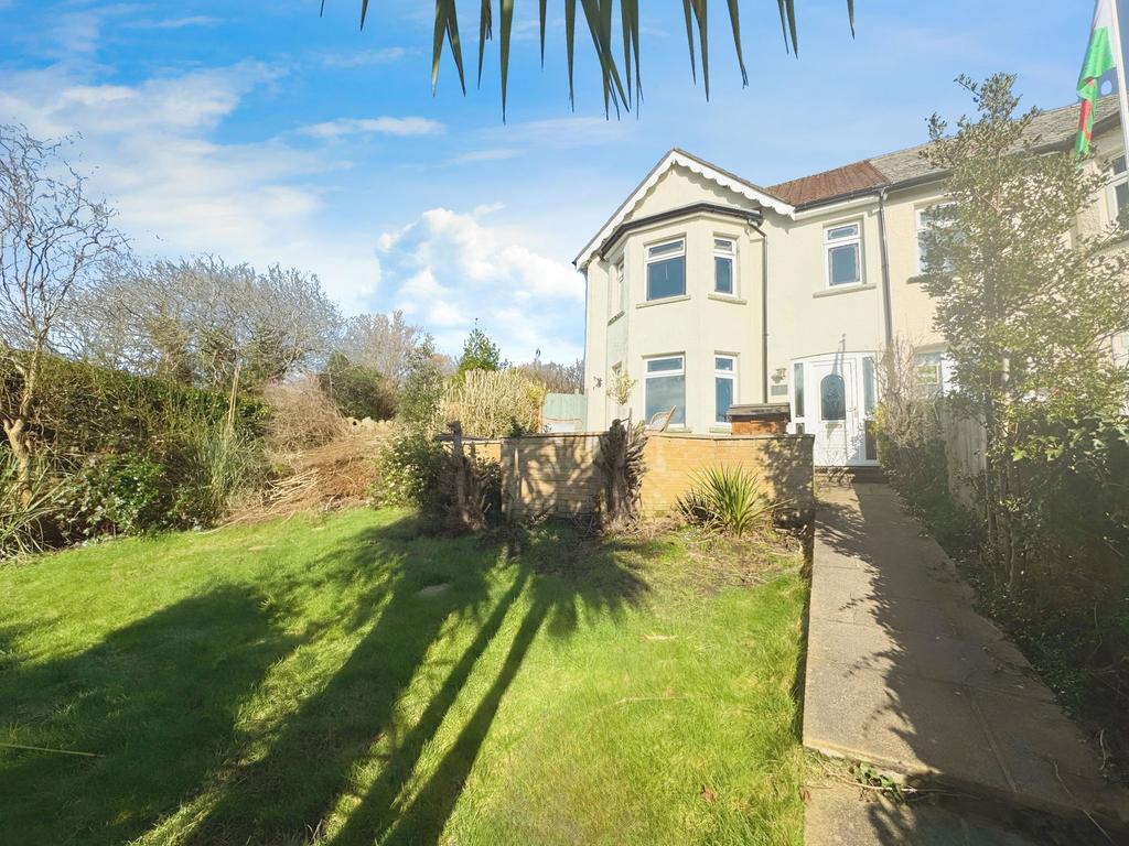 Tyn Y Wern Terrace, Trethomas... 4 bed end of terrace house - £260,000