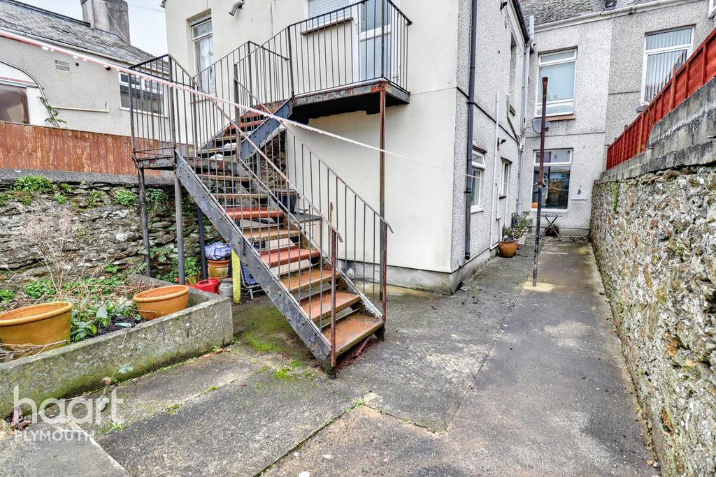 St Levan Road, Plymouth 2 bed flat for sale - £135,000
