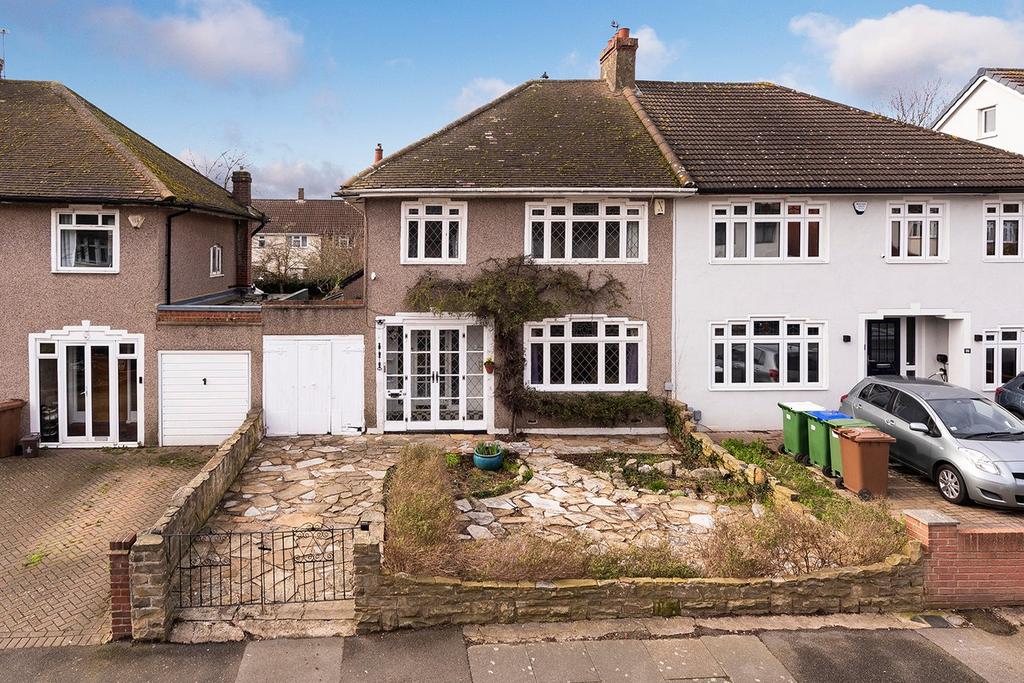 First Avenue, Bexleyheath, DA7 3 bed semi-detached house - £500,000