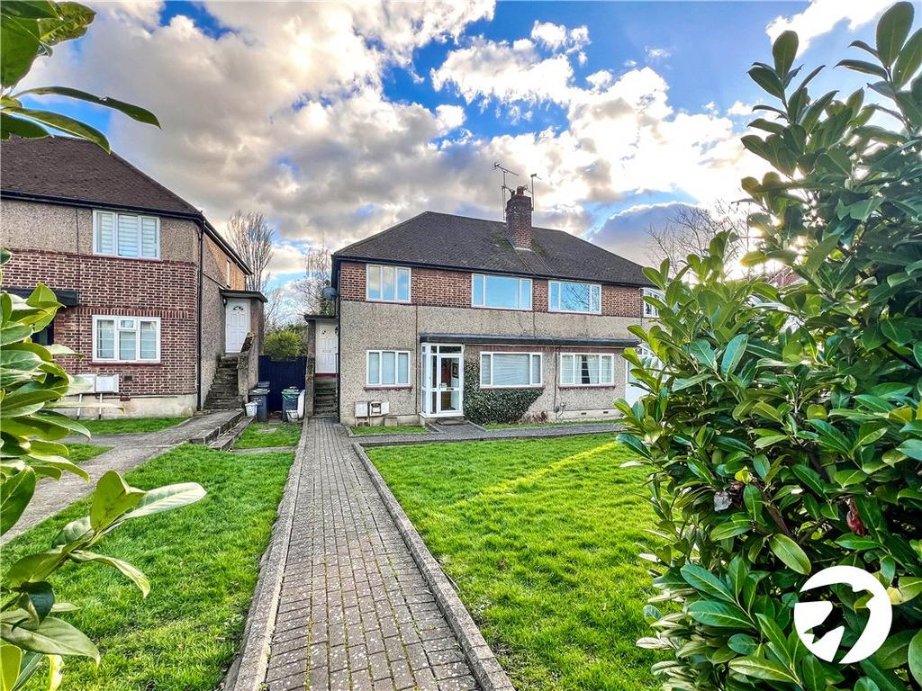 Chinbrook Road, London, SE12 2 bed flat - £1,500 pcm (£346 pw)