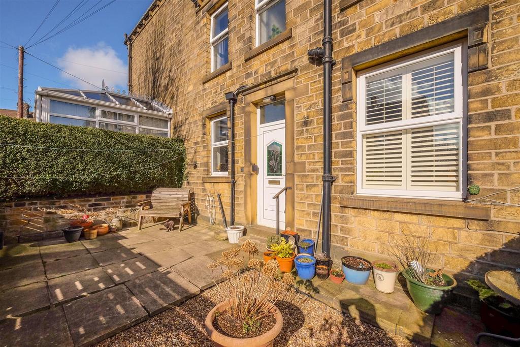 Adelphi Road, Huddersfield, HD3 2 bed terraced house for sale - £167,500