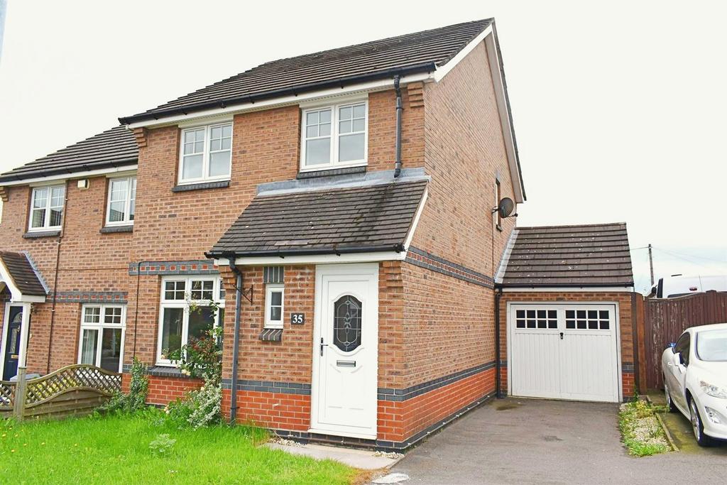 Foxes Rake, Cannock WS11 3 bed house - £1,100 pcm (£254 pw)