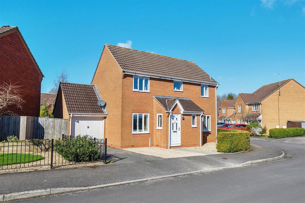 Cowslip Close, Devizes 3 bed detached house - £365,000