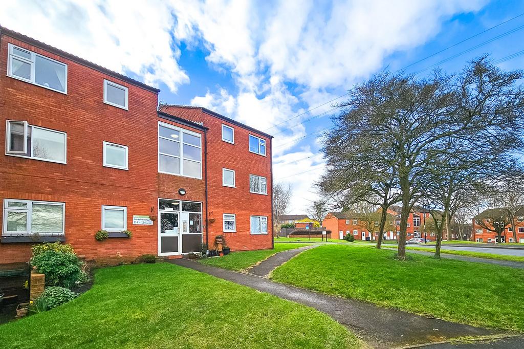 Bramham Drive, Harrogate, HG3 2 bed flat - £895 pcm (£207 pw)
