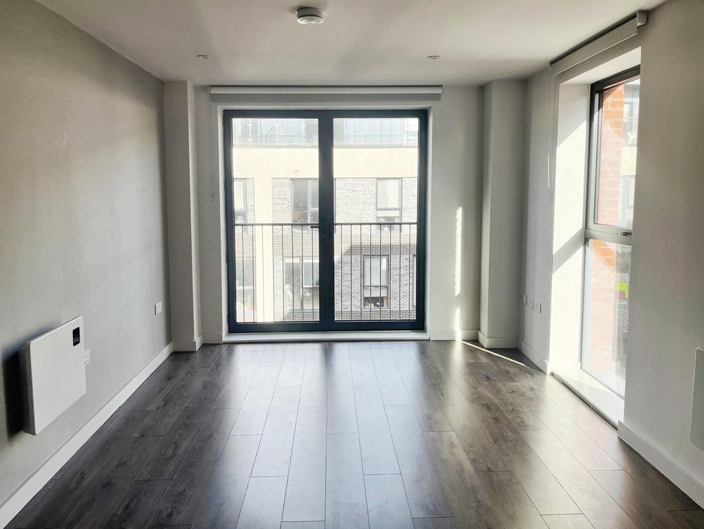 Commerce Quay, Manchester, M5 2 bed flat to rent - £1,250 pcm (£288 pw)