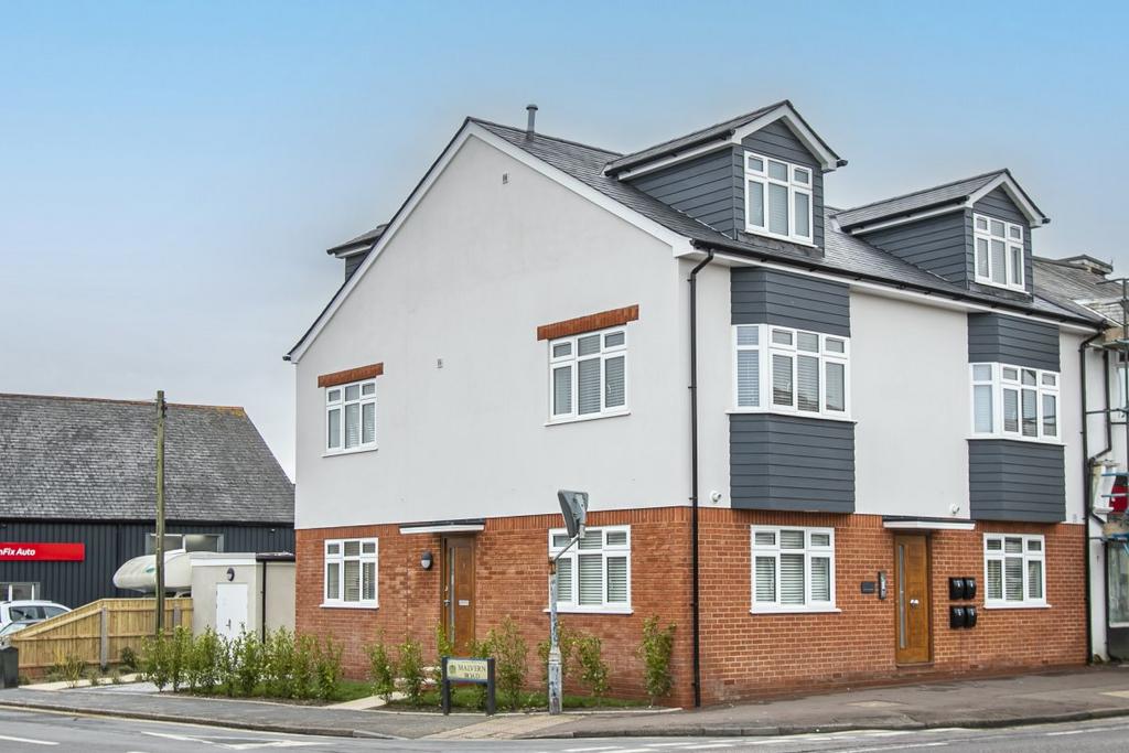 Wimborne Road, Moordown 1 bed flat - £995 pcm (£230 pw)