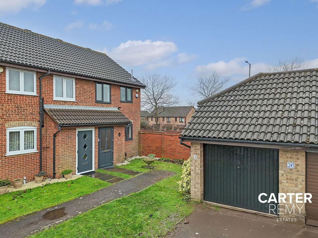 Ark Avenue, Grays, RM16 6QR 2 bed end of terrace house - £325,000