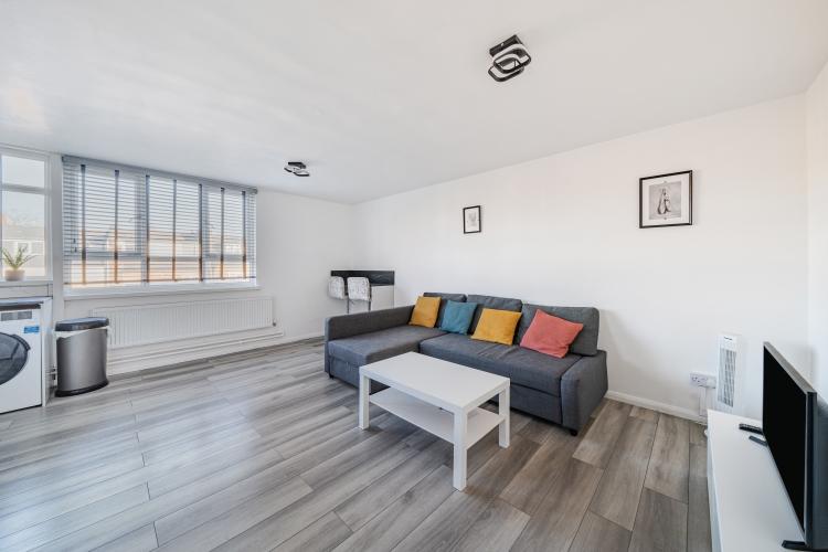 Carlton Grove London SE15 1 bed flat - £1,600 pcm (£369 pw)