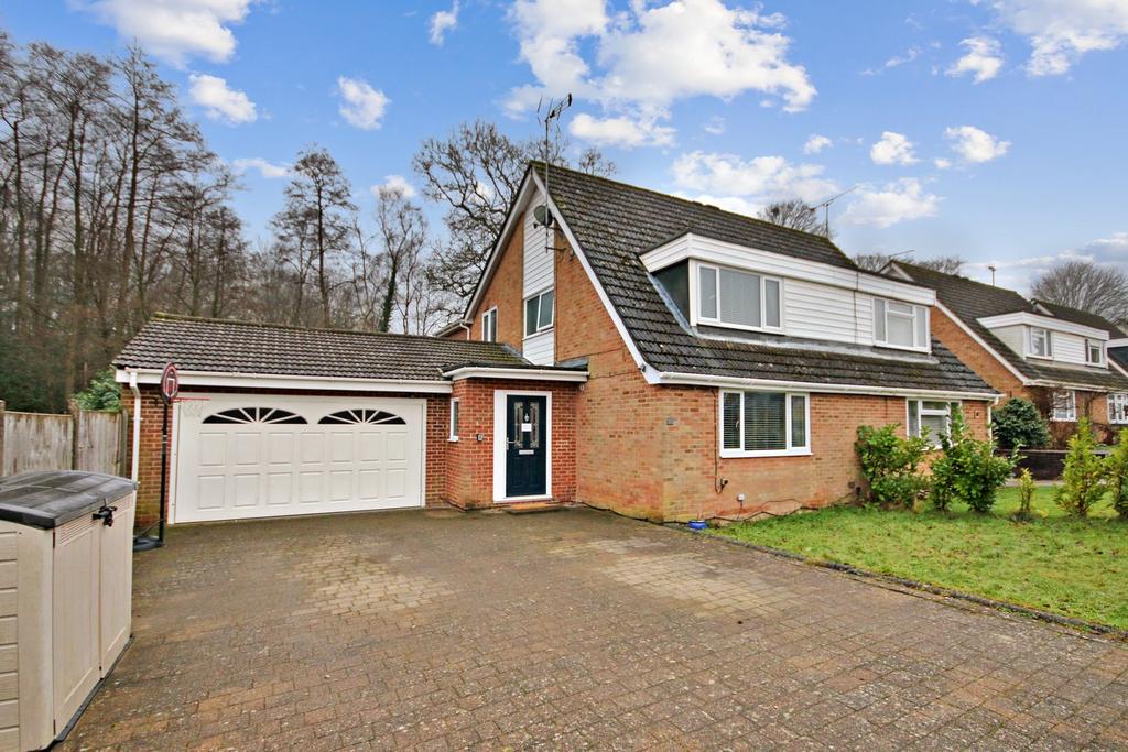 Hazel Way, Crawley Down, RH10 4 bed semi-detached house - £525,000
