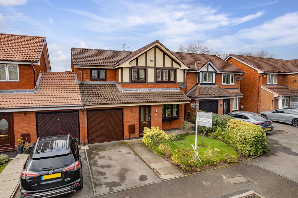 Mullion Close, Manchester M19 4 bed link detached house for sale - £350,000