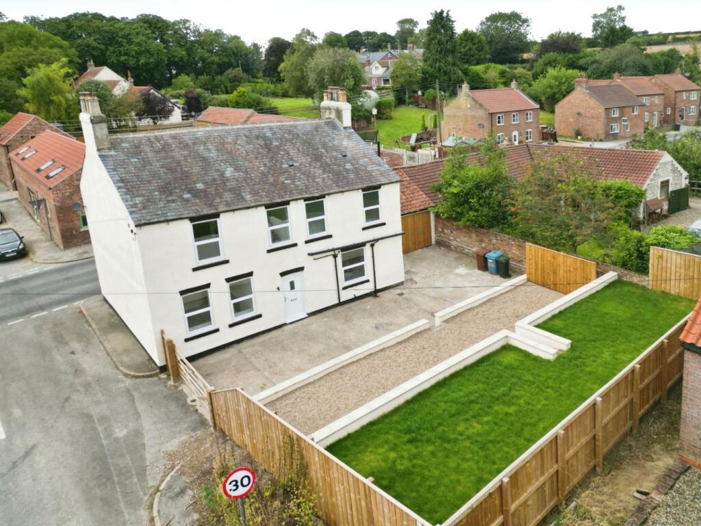 Foxholes, Driffield, YO25 4 bed detached house - £365,000