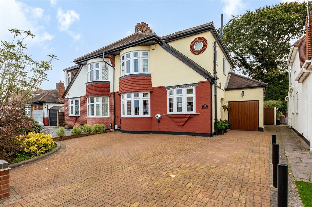 The Grove, Upminster, RM14 3 bed semi-detached house for sale - £775,000
