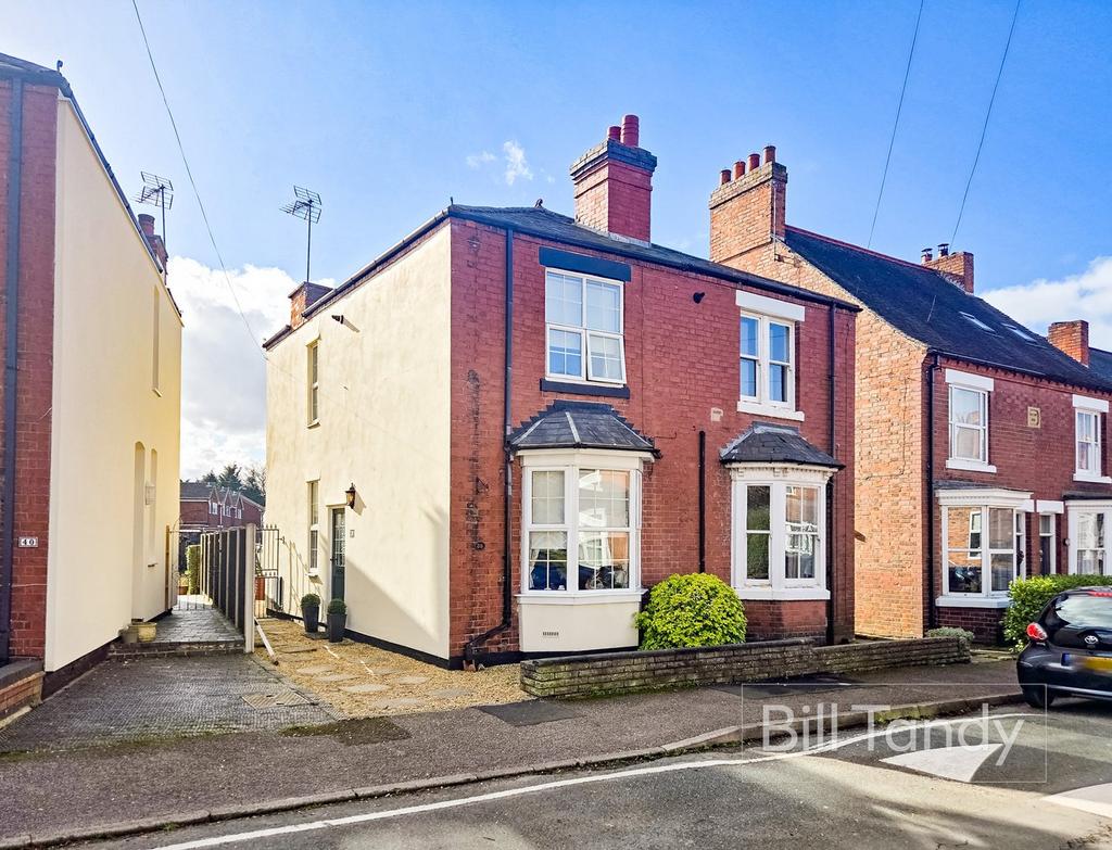Ivanhoe Road, Lichfield, WS14 3 bed semi-detached house for sale - £355,000