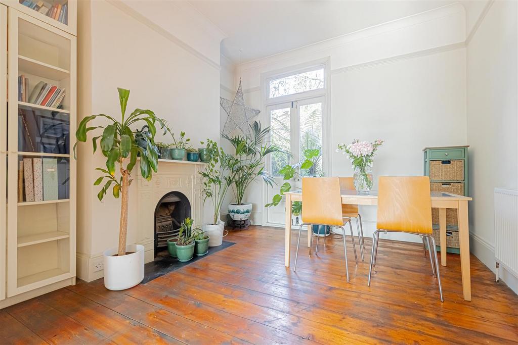 Manse Road, London 2 bed house to rent - £3,000 pcm (£692 pw)