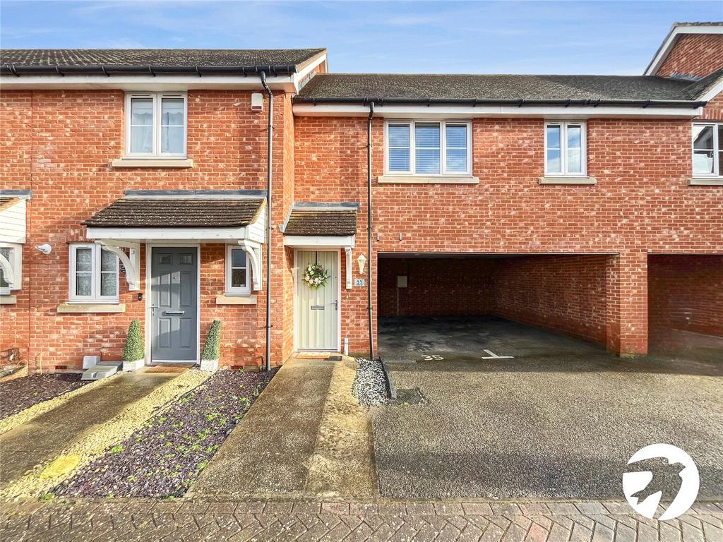 Glimmer Way, Wainscott, Kent, ME3 2 bed maisonette for sale - £230,000