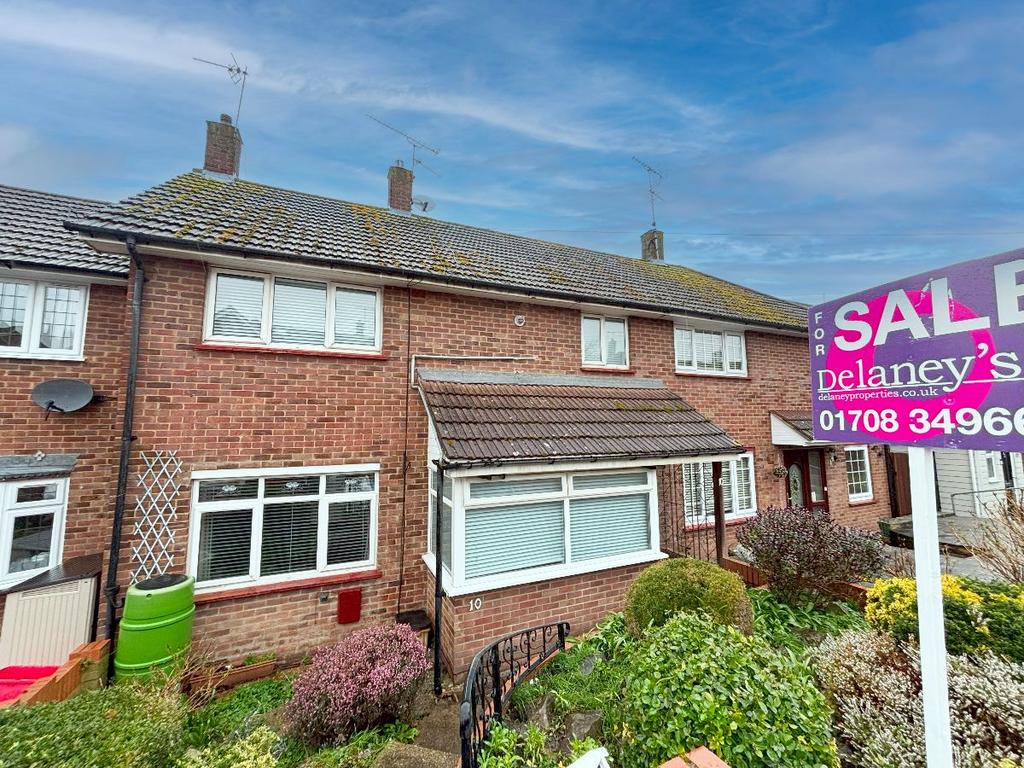 Copeman Road, Hutton, Brentwood 3 bed terraced house - £400,000