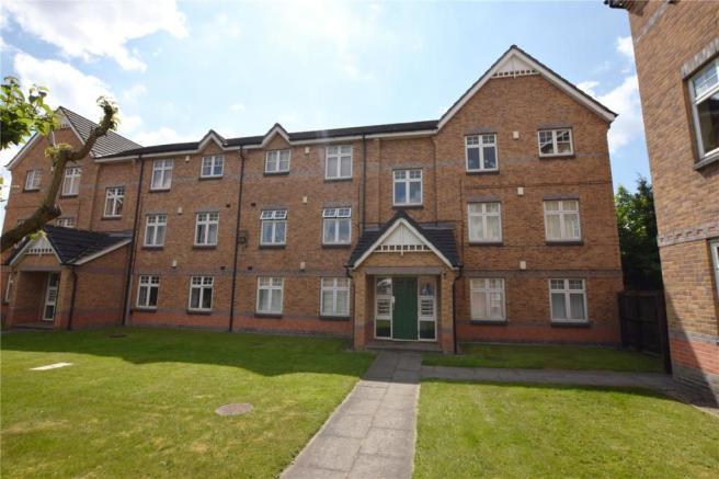 Helmsley Court, Leeds LS10 2 bed flat - £795 pcm (£183 pw)
