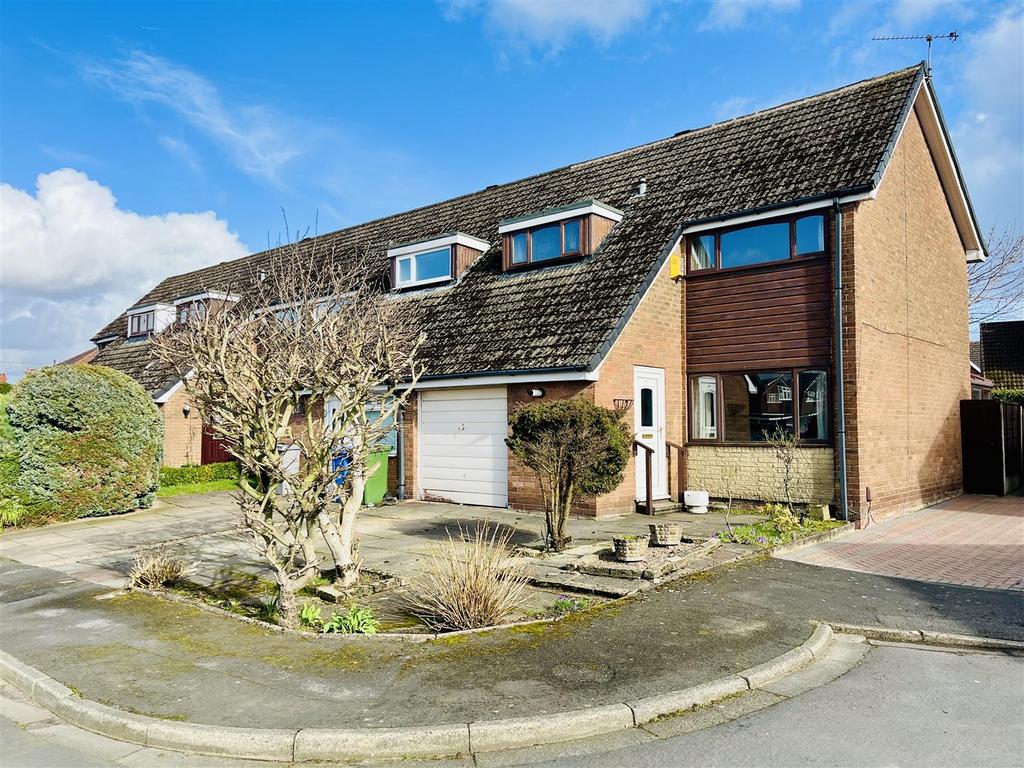 Henley Drive, Timperley, Altrincham 3 bed semi-detached house - £375,000