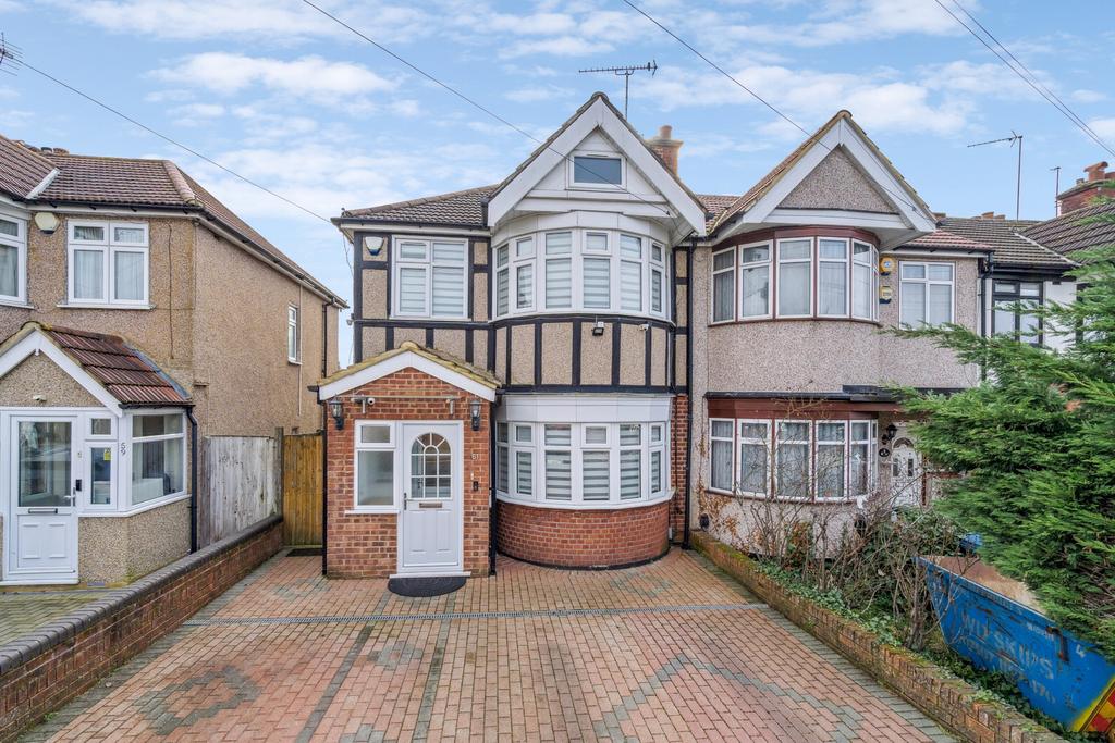 Warden Avenue, Harrow HA2 3 bed semi-detached house for sale - £700,000