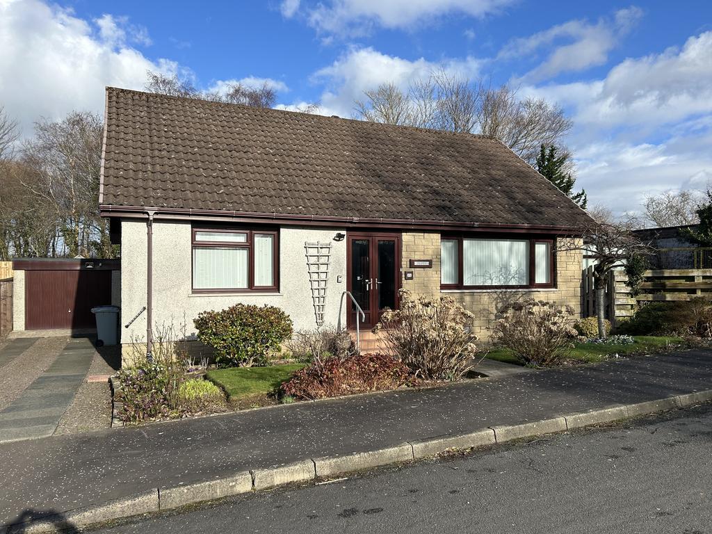 Laurel Drive, Larkhall ML9 3 bed detached bungalow - £215,000