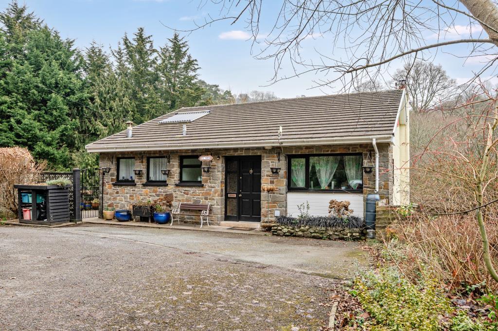 Crickhowell, Powys, NP8 4 bed detached house - £575,000