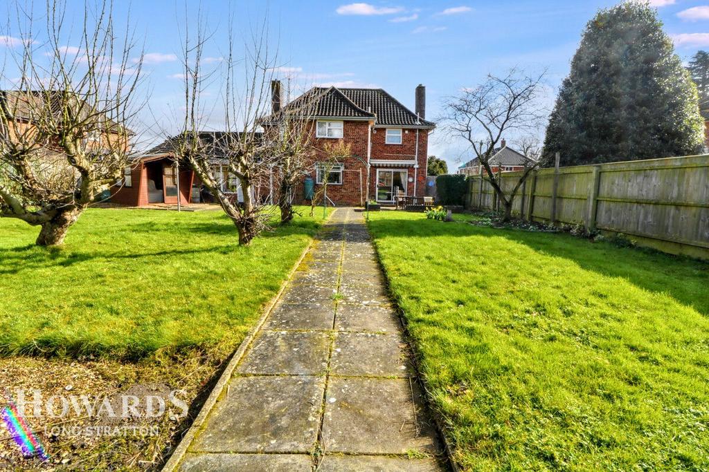 Allthorpe Road, Harleston 3 bed detached house - £350,000